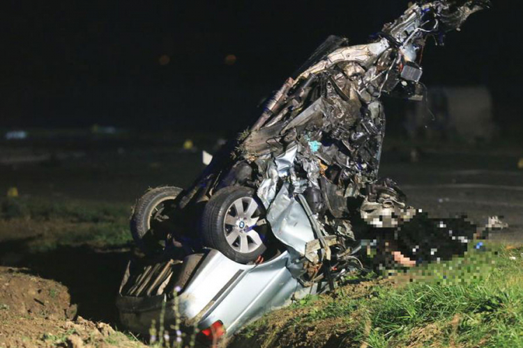 Užasavajuće scene na hrvatskim putevima: Troje poginulo u sudaru (FOTO) Užasavajuće scene na hrvatskim putevima: Troje poginulo u sudaru (FOTO)