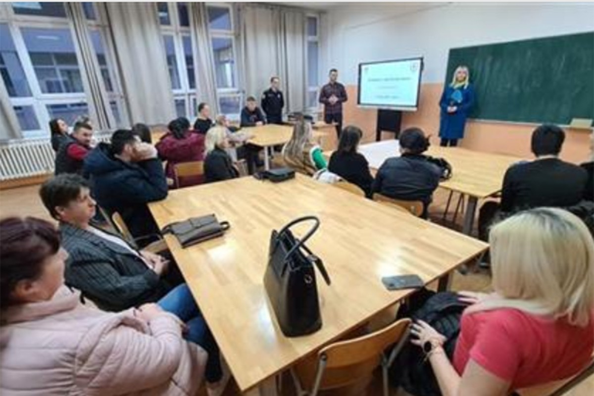 Đurić: Roditelji malo koriste aplikacije za internet nadzor djece Đurić: Roditelji malo koriste aplikacije za internet nadzor djece